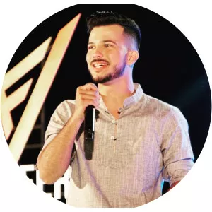 Victor e Ferraz - Musical artist - Whois - xwhos.com