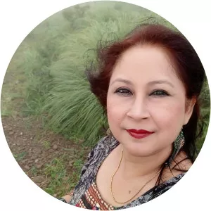 Violet Nazir Tiwari - Mukesh Tiwari's wife - Whois - xwhos.com