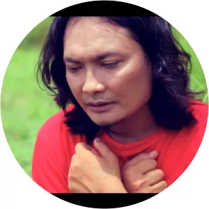 Yan Tawan - Musical artist - Whois - xwhos.com