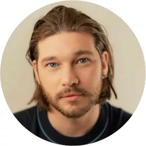 Zebedee Row - Actor - Whois - xwhos.com